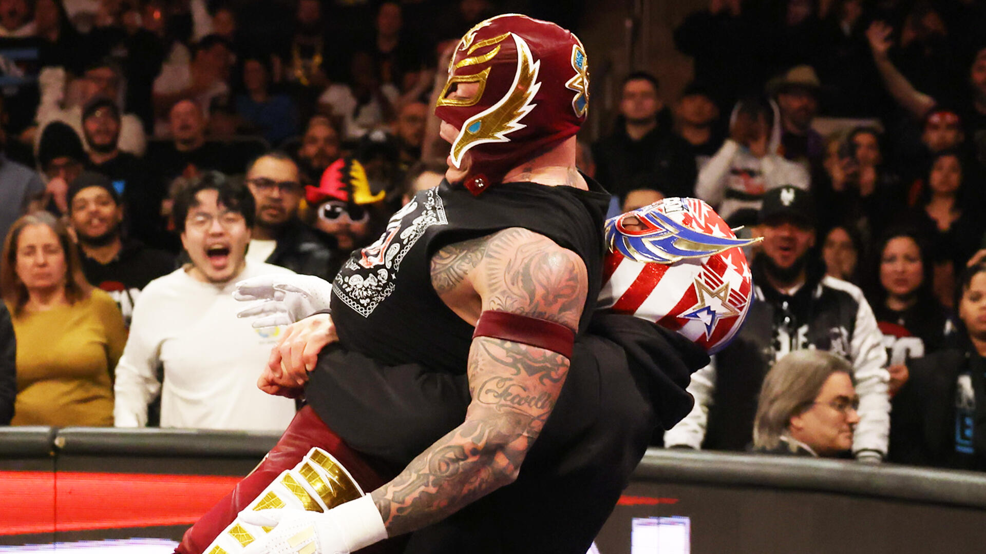 Chad Gable enmascarado le cuesta al LWO un Tornado Tag Team Match ante ...